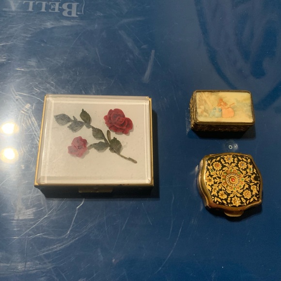 Other | Vintage Stratton Bricraft Lucite Brass Rose Flower Pill Box Lot ...